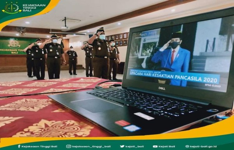 Kepala Kejaksaan Tinggi Bali Erbagtyo Rohan, SH,.MH didampingi Para ...